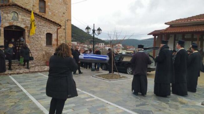 Θλίψη: Κηδεύτηκε στο Λουτρό Ελασσόνας ο 54χρονος ιερέας που “έφυγε” από ...