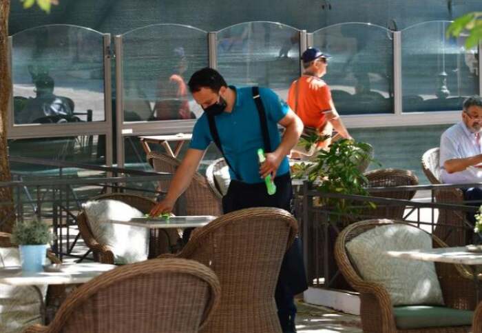 Μεγάλες αντιδράσεις των εργαζομένων στην εστίαση: «Καταργείται το ...