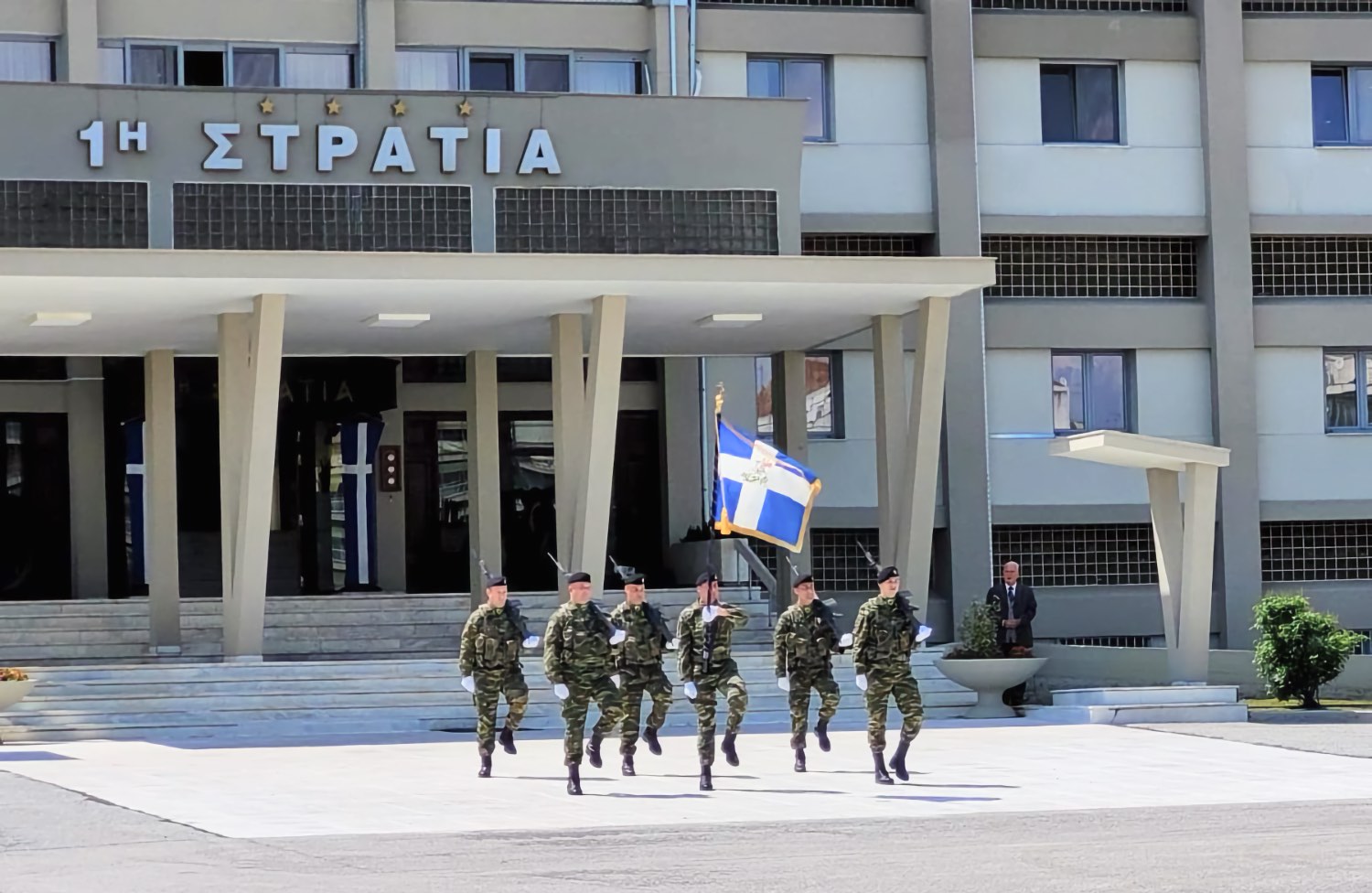 Αντιδράσεις για την κατάργηση της «1ης Στρατιάς» στη Λάρισα: Κίνδυνος ...